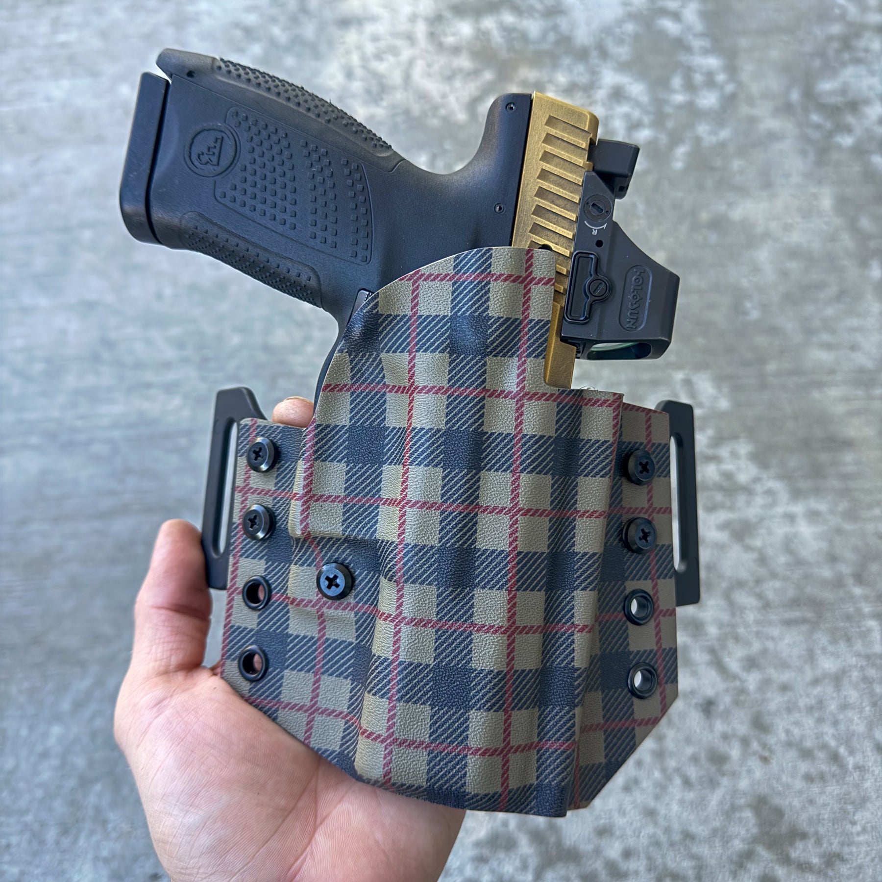 Fall Special OWB CC Holster – Upper Hand Holsters